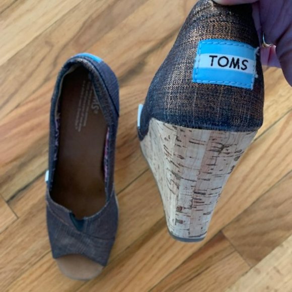 Toms | Shoes | Toms Open Toed Wedges Size 85 | Poshmark
